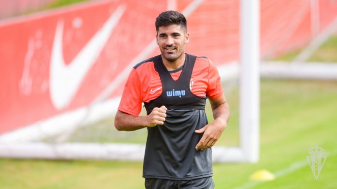 Carmona: «Tengo la cabeza puesta en el Sporting»