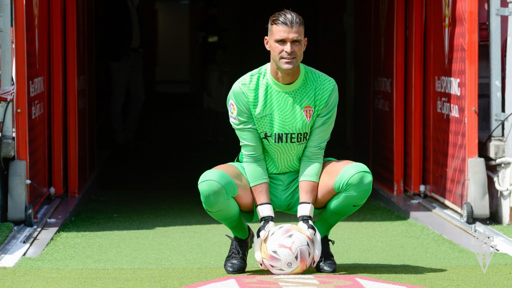 Cuéllar sigue sin oferta de renovación del Sporting