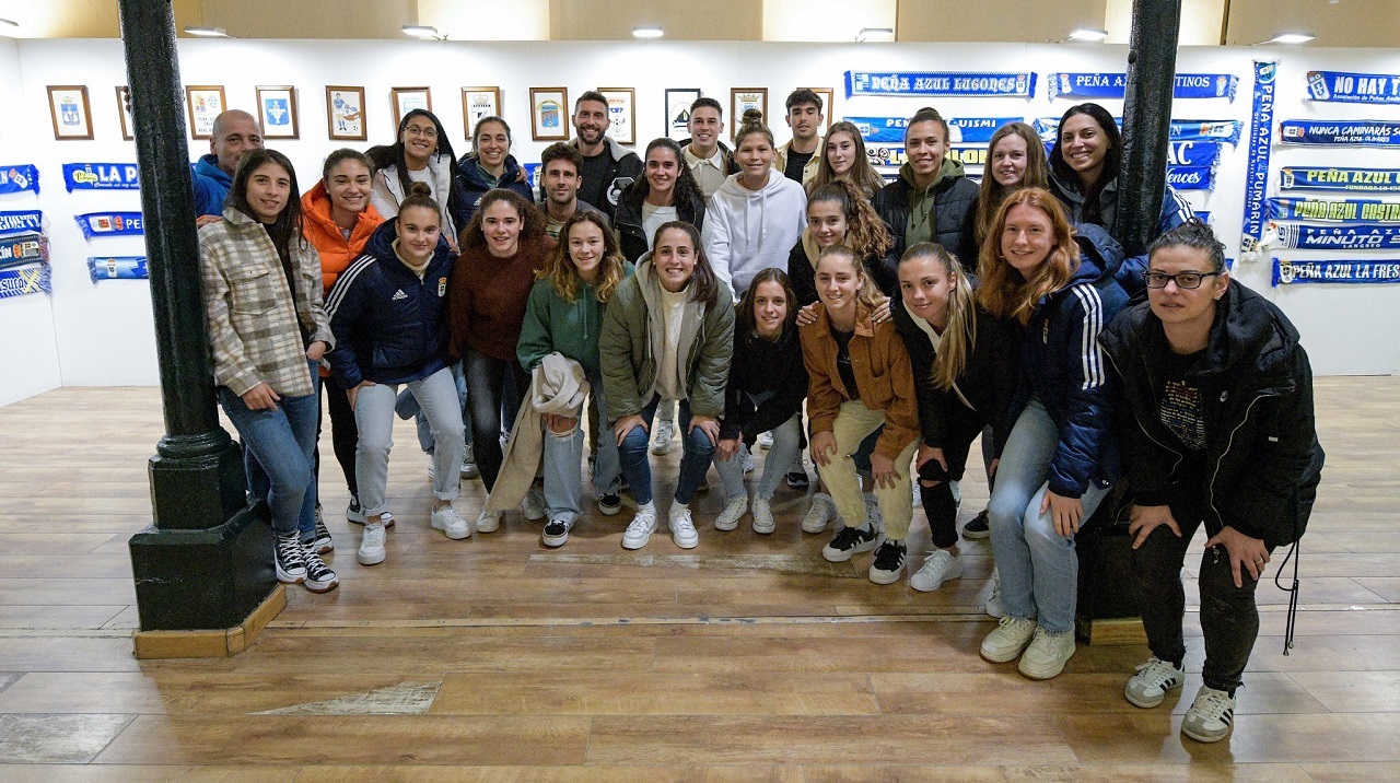 Los jugadores y las jugadoras del Oviedo, presentes en la exposición de ...