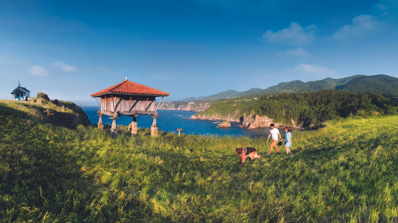 La Comarca Vaqueira, un vasto territorio asomado al mar y marcado por ...