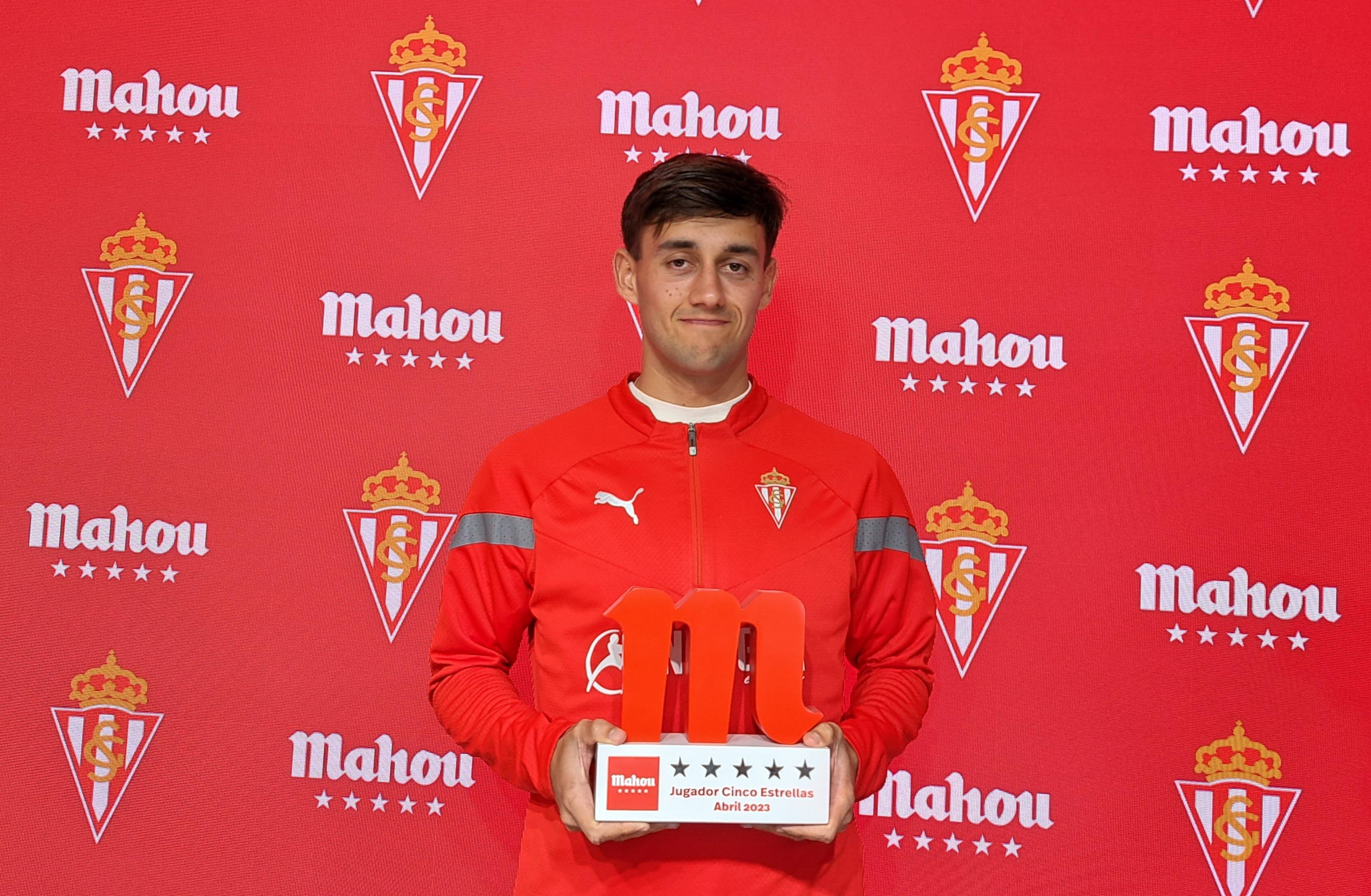 Pedro quiere quedarse en el Sporting para pelear el ascenso