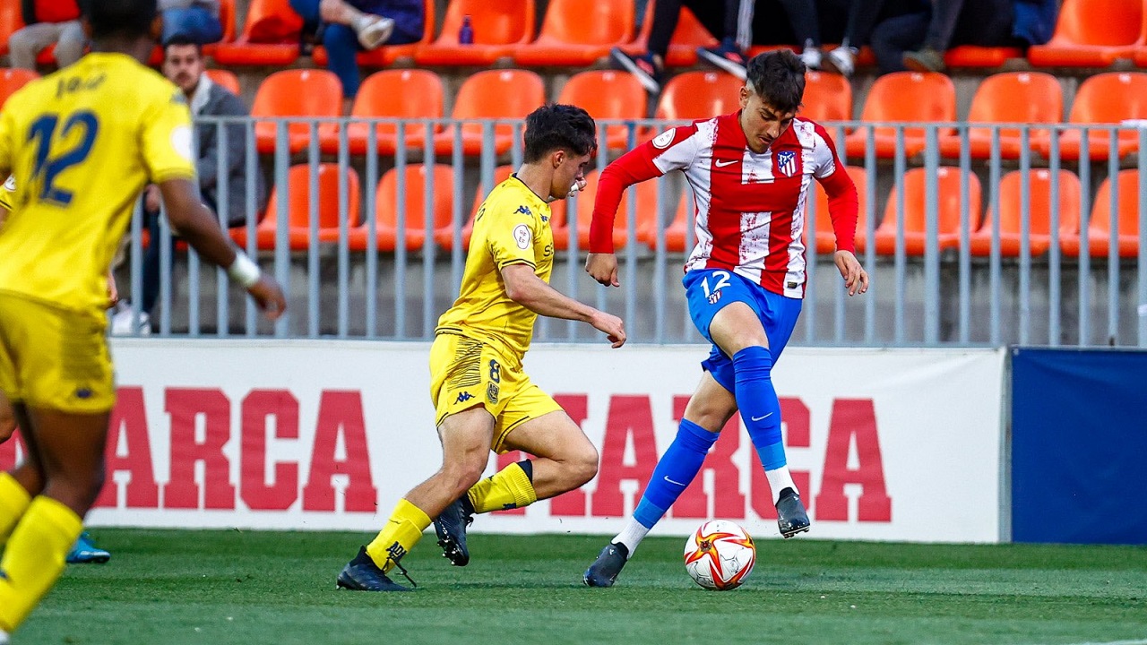 El Real Oviedo trabaja en el fichaje del asturiano Santi Miguélez