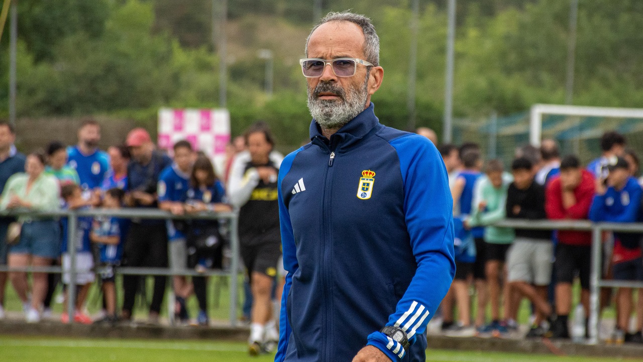 Álvaro Cervera se despide del oviedismo: «Ha sido un honor entrenar a ...