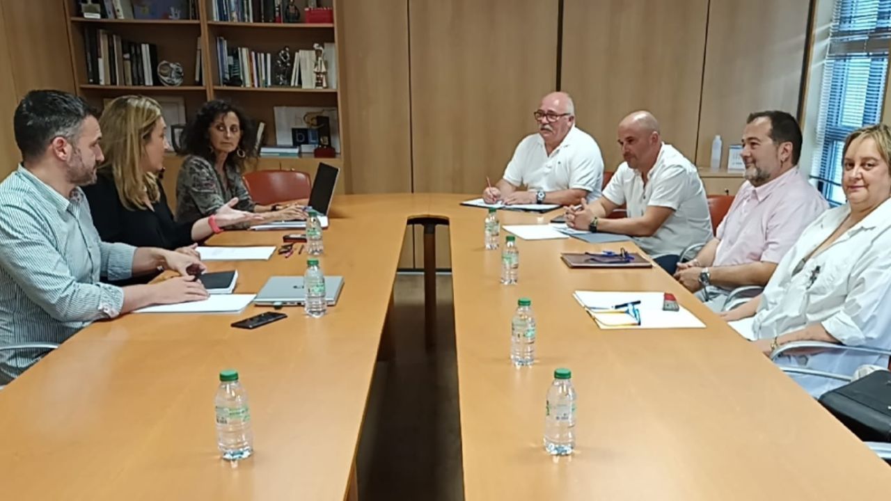 Cuatro escolares de Tuilla tendrán transporte escolar al residir a más ...