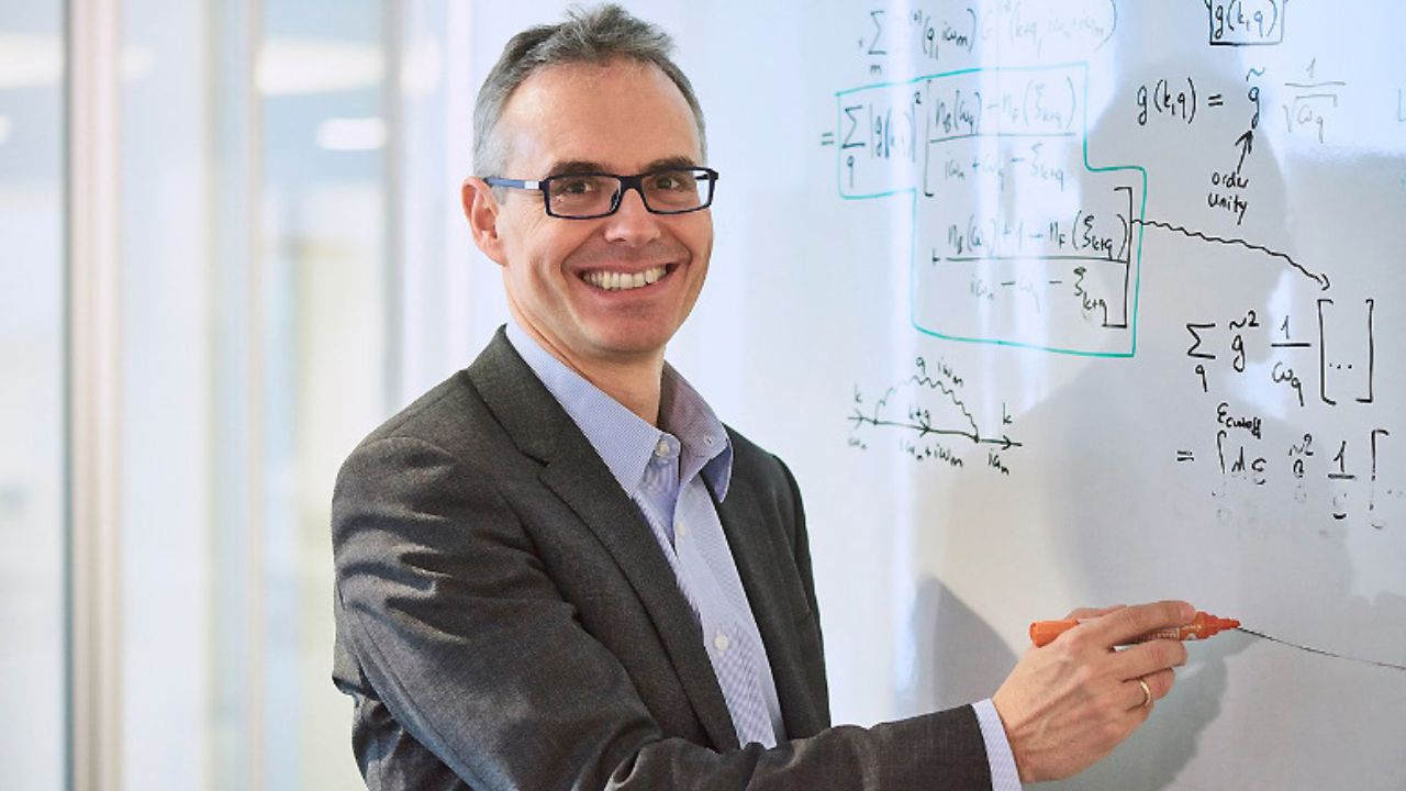 El investigador ovetense Ángel Rubio recibe el Premio Nacional Blas ...