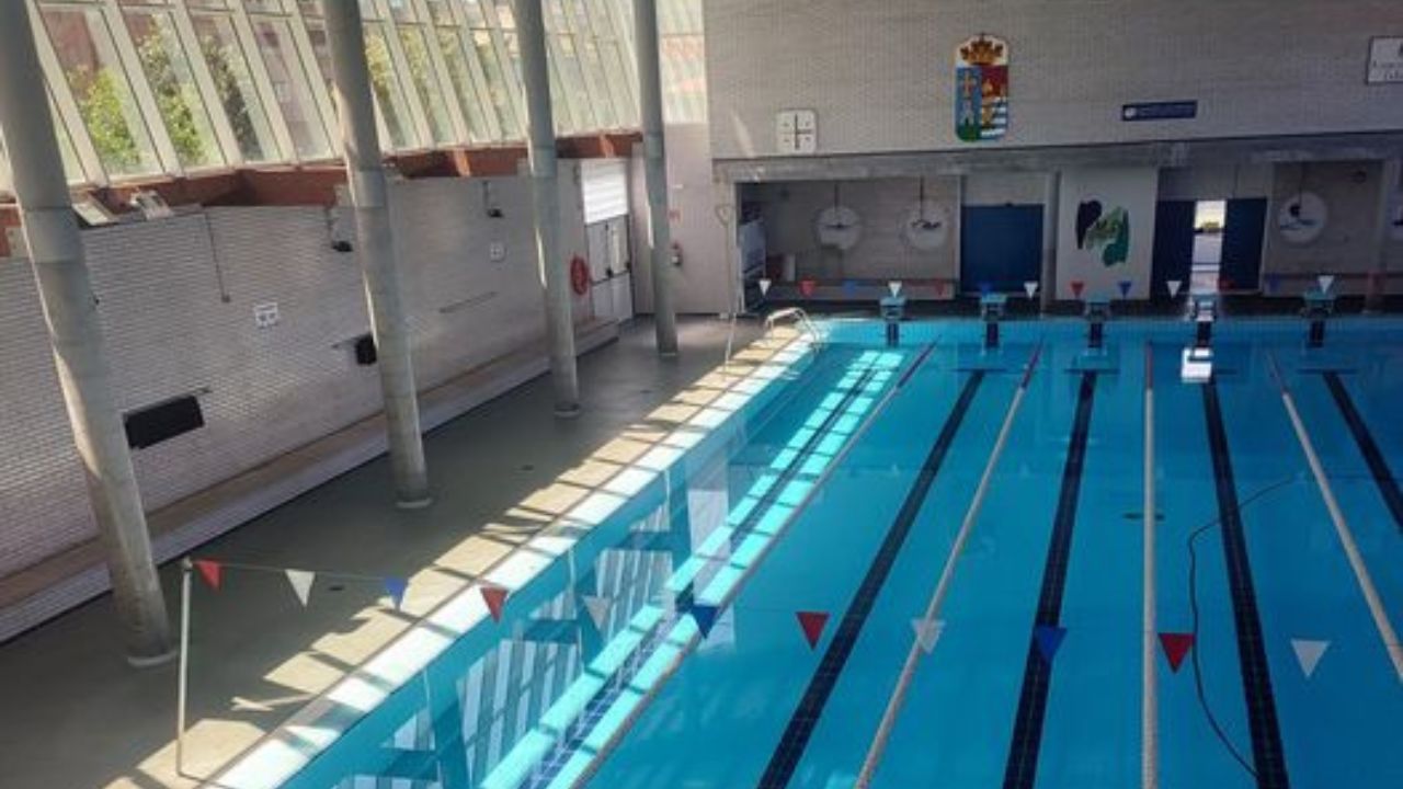 La piscina municipal de Castrillón vuelve a recibir usuarios este lunes